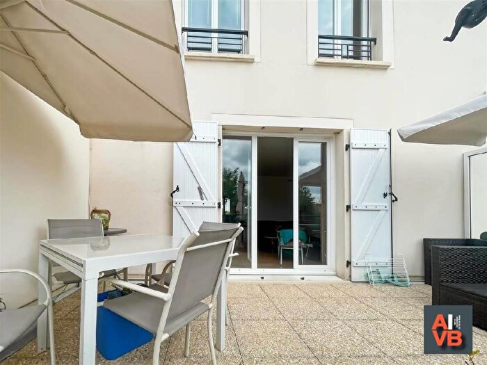 Appartement à vendre - Bussy-Saint-Georges - 5 pièces - 4 chambres