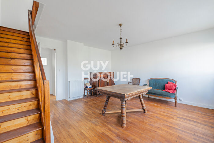 Maison 5 pièces à Villepreux, à vendre