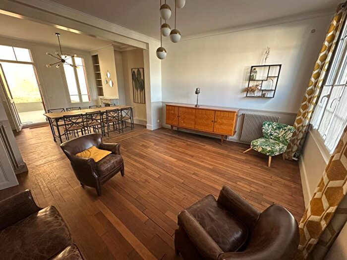 Maison à vendre - Nanterre, Centre-ville - 8 pièces - 5 chambres