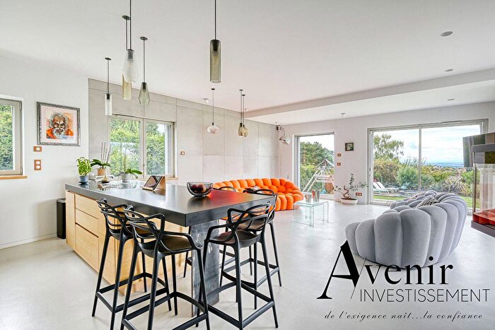 Maison à louer - Centre et Nord Ouest, Saint-Didier-au-Mont-dOr - 6 pièces - 5 chambres