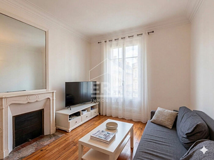 Appartement à vendre - Paris e , Saint-Lambert, Convention - 2 pièces - 1 chambre