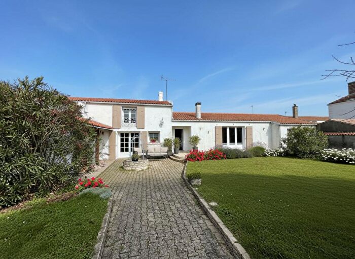 Maison à vendre - Charron - 5 pièces - 3 chambres