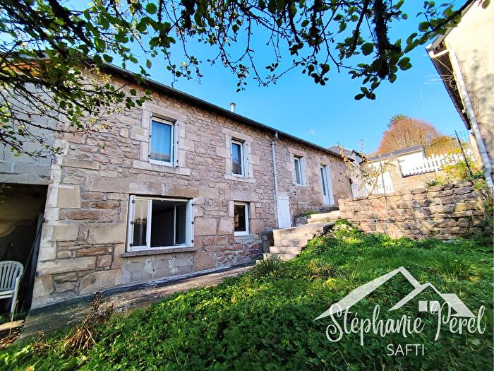 Maison à vendre - Peyrelevade - 3 pièces - 1 chambre