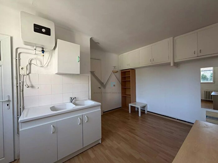Appartement 1 pièce à Montélimar, Centre-ville, à louer
