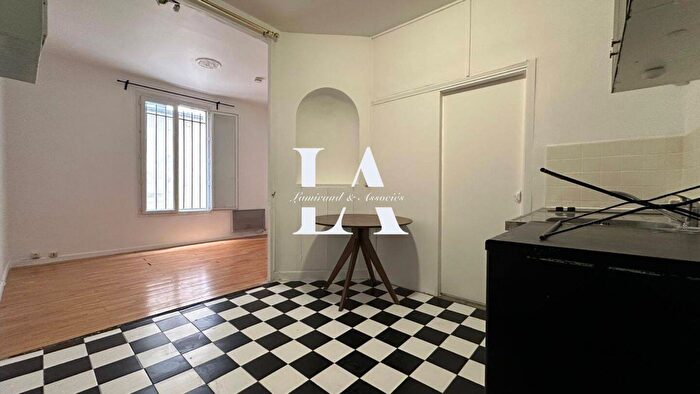 Courcelles-Wagram, Paris 17ème arrondissement : Appartement 1 pièce à louer