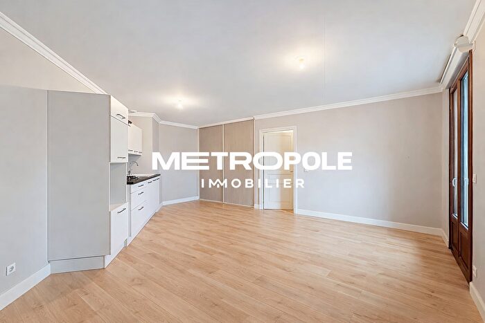 Appartement à vendre - Bourgoin-Jallieu, Centre-ville, Pont Saint-Michel - 2 pièces - 1 chambre