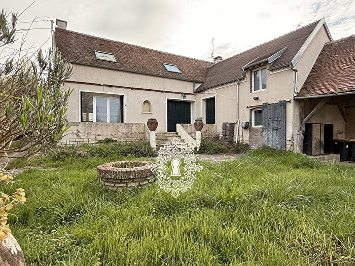 Fontaine-Fourches : Maison 7 pièces à vendre