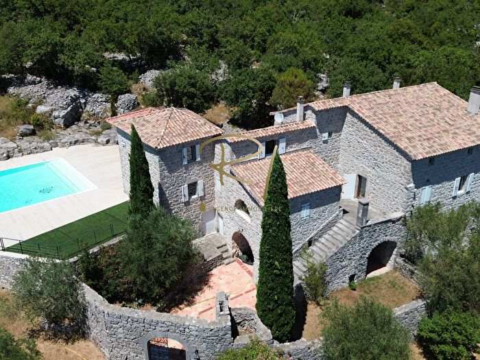 Labeaume : Maison 10 pièces à vendre