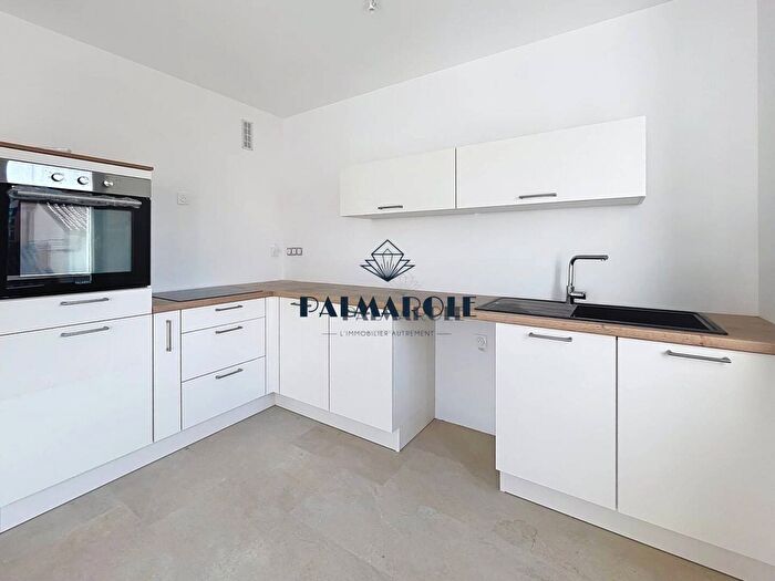 Appartement à louer - Les Platanes, Perpignan - 4 pièces - 3 chambres