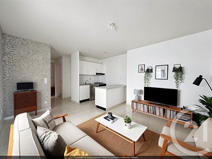 Appartement à vendre - Vénissieux - 3 pièces - 2 chambres