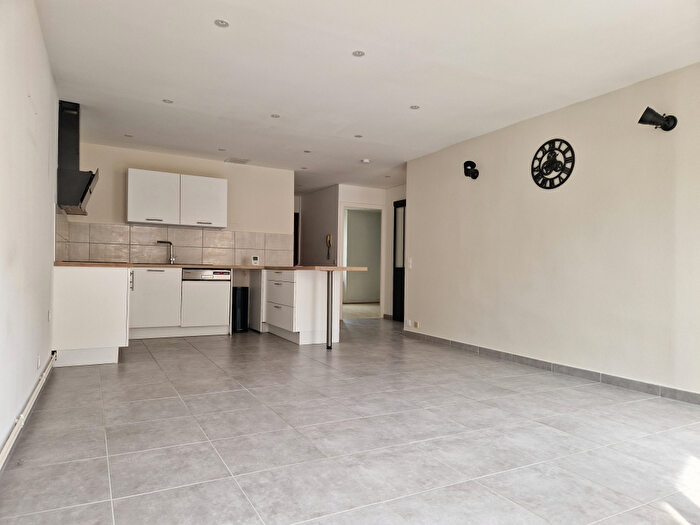Bourg-en-Bresse, Centre, Brou, Baudières : Appartement 3 pièces à louer