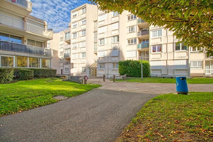 Appartement à vendre - Lagny-sur-Marne, Saint Laurent, Hauts de Lagny - 3 pièces - 2 chambres