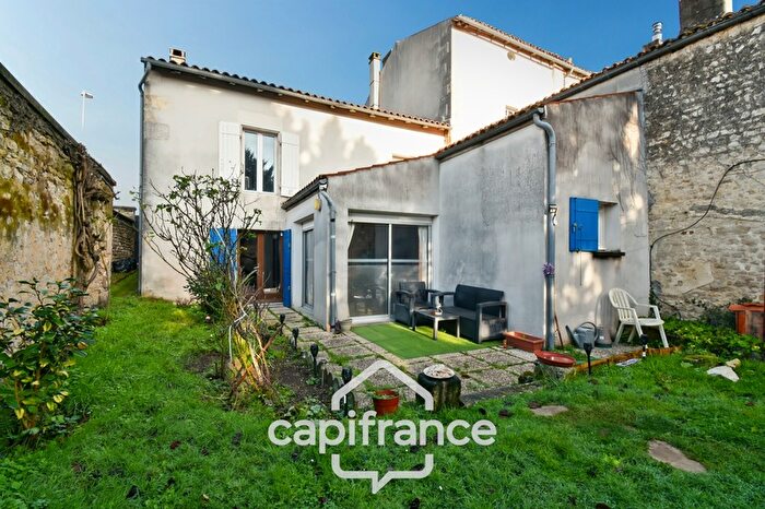 Maison à vendre - Saint-Jean-dAngély - 4 pièces - 3 chambres