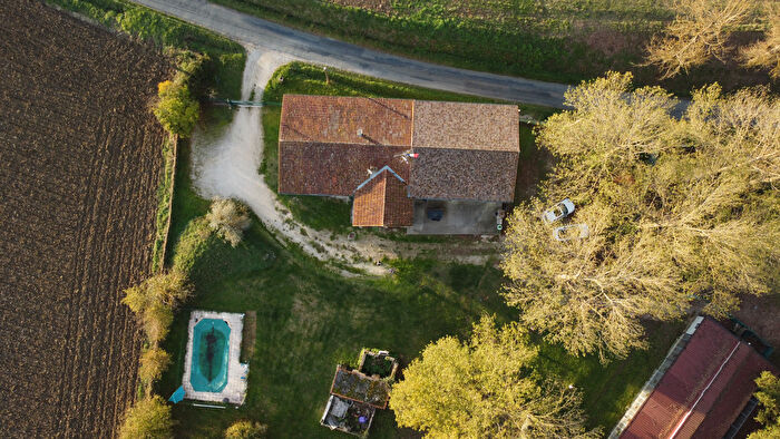 Maison à vendre - Calignac - 7 pièces - 3 chambres