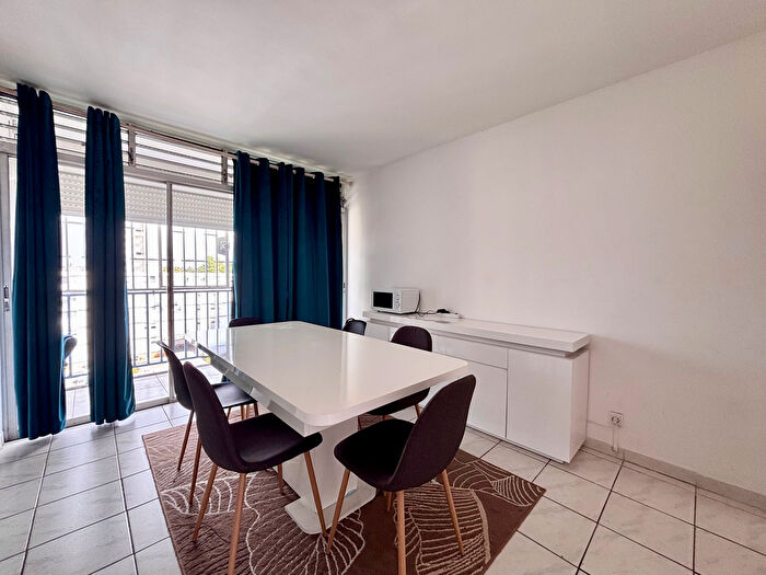 Appartement à louer - Les Abymes - 3 pièces - 2 chambres