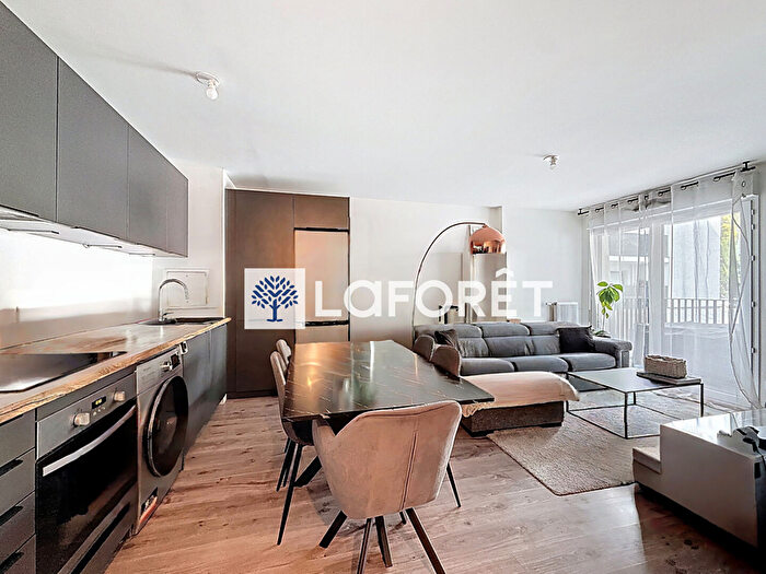 Appartement à vendre - Poissy, La Coudraie - 3 pièces - 2 chambres