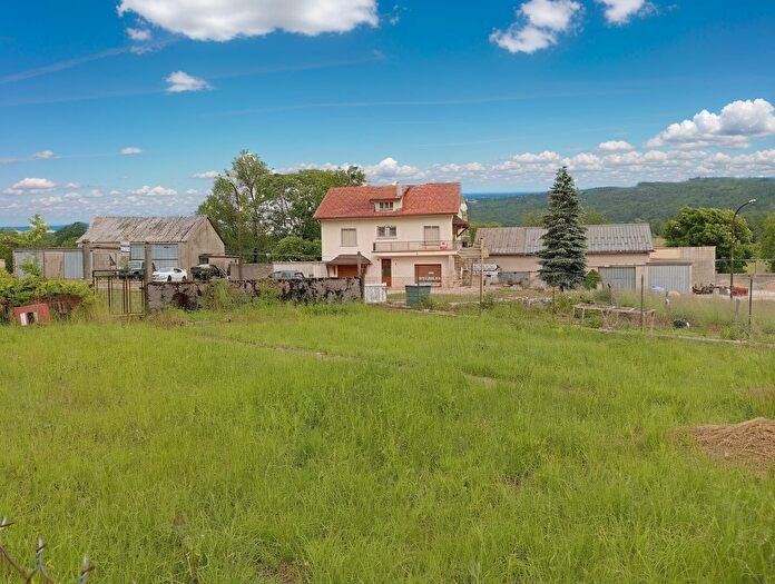 Maison à vendre - Thézillieu - 5 pièces - 3 chambres