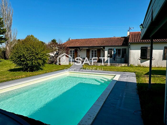 Maison 7 pièces à vendre - Prissé-la-Charrière
