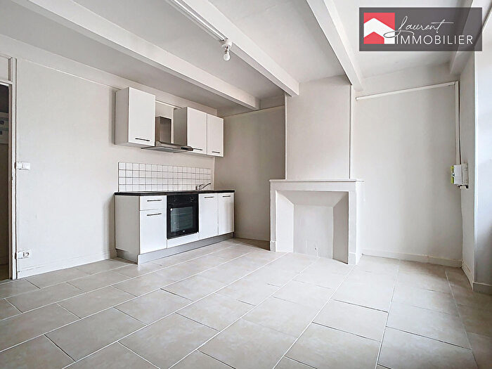 Appartement à louer - Tournus - 3 pièces - 2 chambres