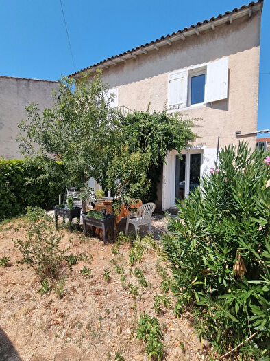 Maison à vendre - Arles, Pont de Crau, Moulès - 5 pièces - 4 chambres