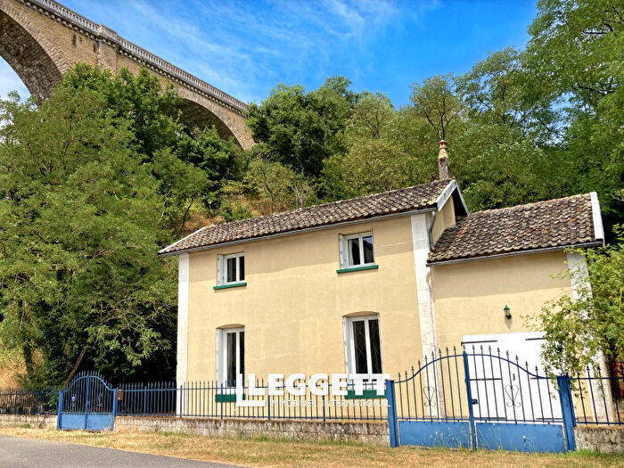 Maison à vendre - LIsle-Jourdain - 5 pièces - 3 chambres