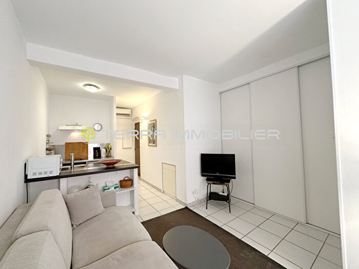 Appartement à louer - Ajaccio, Citadelle - 2 pièces - 1 chambre