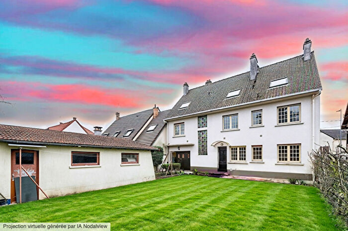 Maison à vendre - Noisy-le-Grand, Sud - 11 pièces - 6 chambres