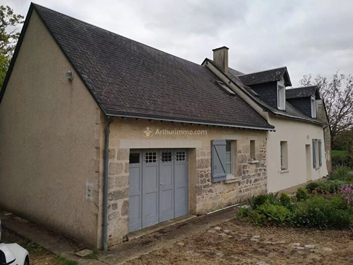 Maison à vendre - La Chartre-sur-le-Loir - 6 pièces - 4 chambres