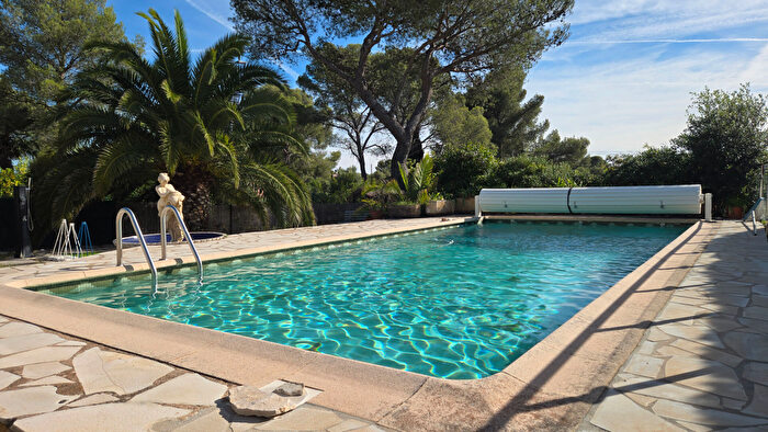 Maison à vendre - Saint-Raphaël, Plateau Notre-Dame - 6 pièces - 4 chambres