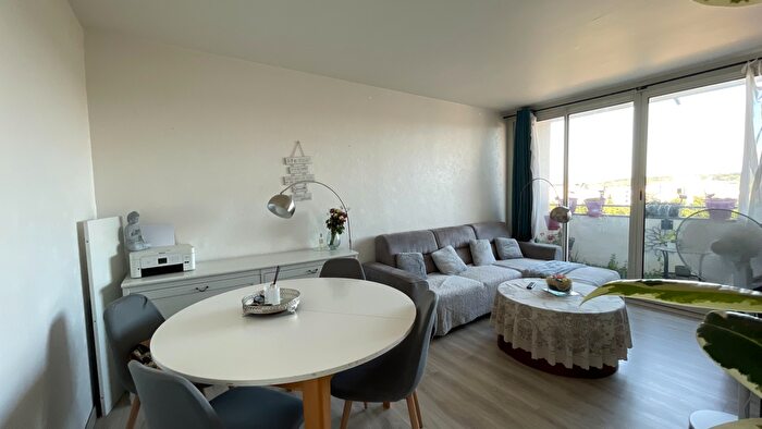 Appartement 3 pièces à Les Clayes-sous-Bois, Centre-ville, à vendre