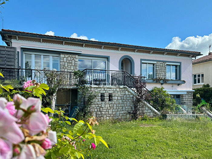 Maison 7 pièces à Surgères, à vendre