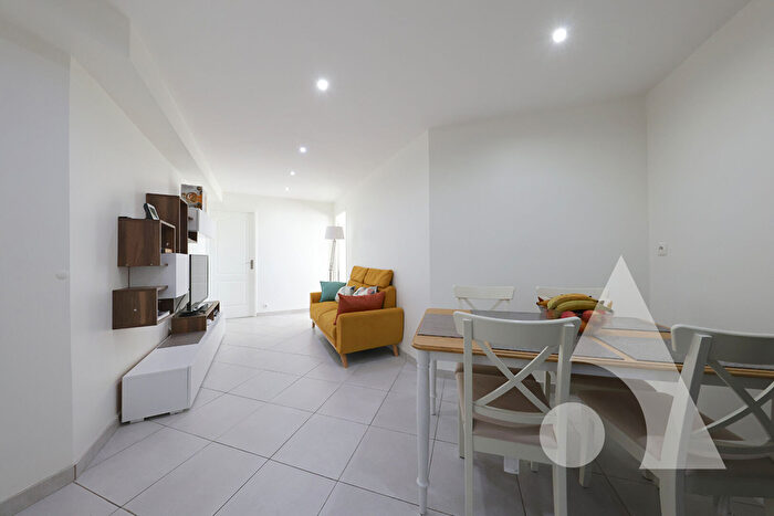 Appartement à vendre - Évry, Centre-ville - 4 pièces - 2 chambres