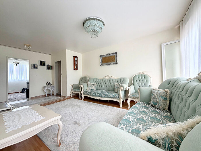 Appartement 4 pièces à Évreux, La Madeleine, Route d'Orléans, à vendre