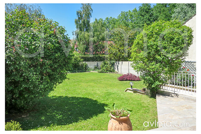 Maison à vendre - Noisy-le-Roi - 9 pièces - 5 chambres