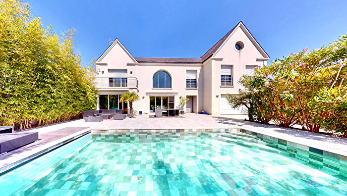 Maison à vendre - La Garenne-Colombes, Centre Nord, Gare, Mairie - 8 pièces - 5 chambres