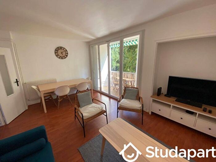 Appartement à louer - Peylanne, Talence - 1 pièce - 4 chambres