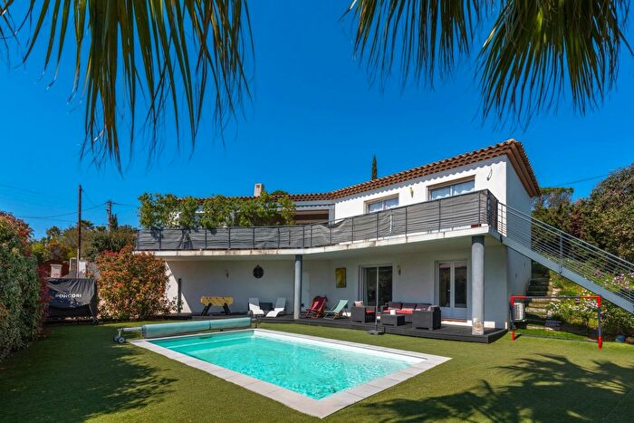 Maison à vendre - Fréjus, Saint-Aygulf - 5 pièces - 4 chambres