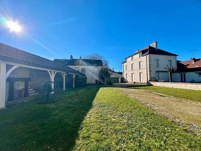 Maison à vendre - Arc-sur-Tille - 9 pièces - 7 chambres