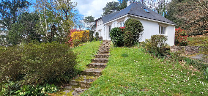 Maison à vendre - Saint-Étienne-de-Montluc - 7 pièces - 5 chambres