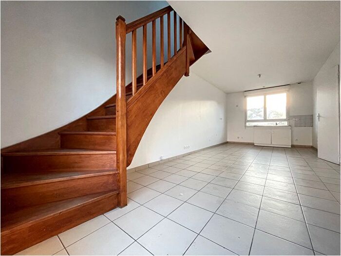 Appartement à louer - Viry-Châtillon, Centre-ville - 3 pièces - 2 chambres