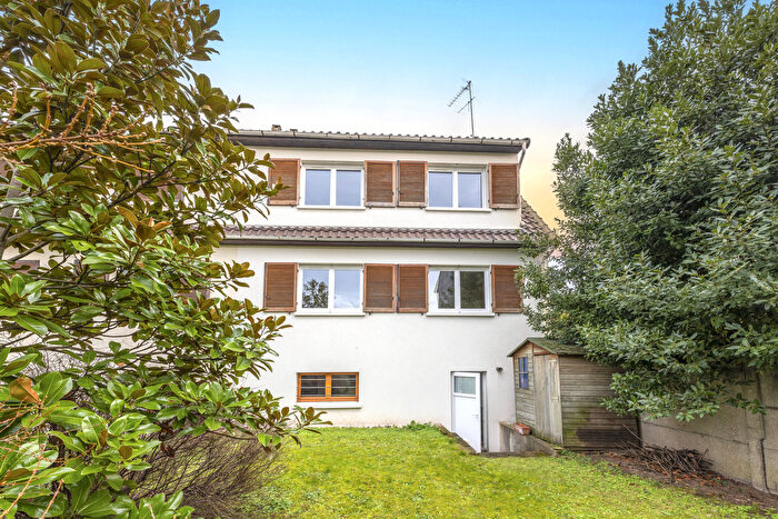 Maison à vendre - Rueil-Malmaison, Plaine Gare - 7 pièces - 5 chambres