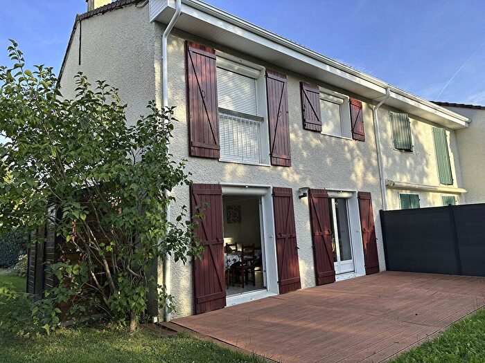 La Sourderie, Montigny-le-Bretonneux : Maison 6 pièces à louer
