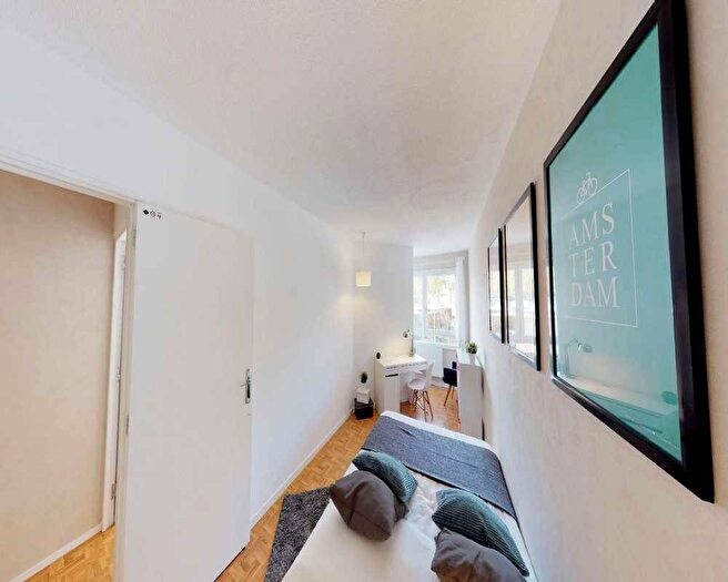 Appartement à louer - Gerland, Lyon ème arrondissement - 4 pièces - 4 chambres