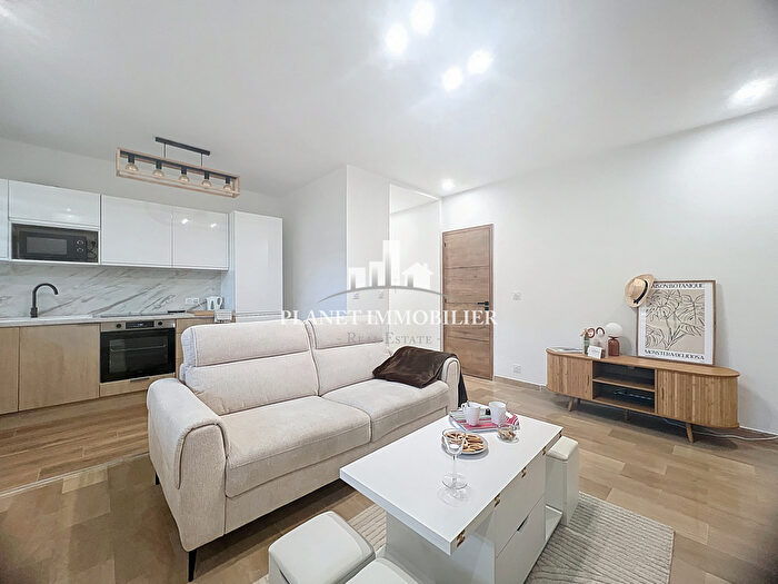 Appartement à louer - Antibes, Juan-les-Pins, Le Cap - 1 pièce