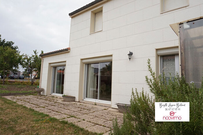 Maison à vendre - Mortagne-sur-Sèvre - 6 pièces - 3 chambres