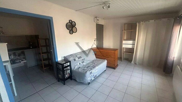 Appartement à louer - Ville-Basse, Montélimar - 1 pièce