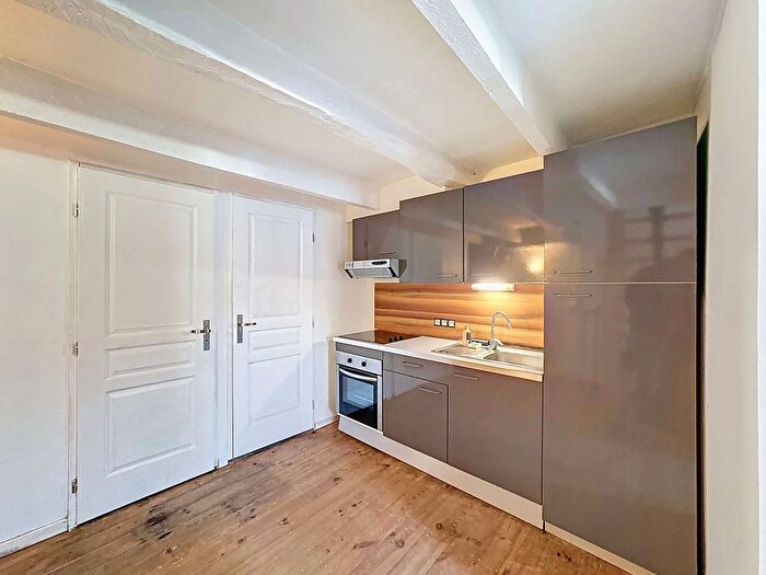 Appartement à vendre - Trets - 3 pièces - 2 chambres