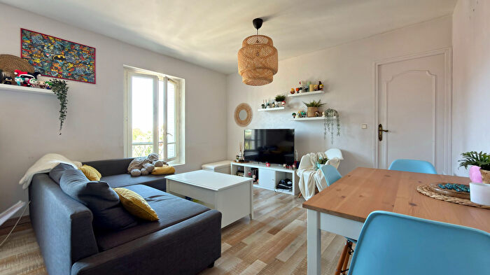 Corbeil-Essonnes, Centre-ville : Appartement 2 pièces à vendre