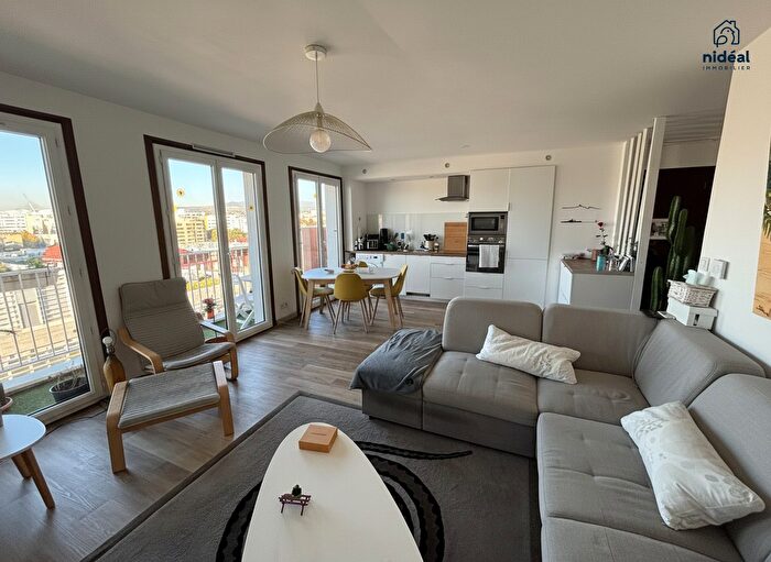 Appartement à vendre - Marseille e  - 4 pièces - 3 chambres