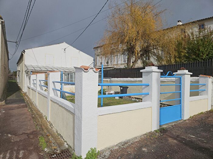 Maison à vendre - Saintes, Saint-Sorlin, La Récluse - 4 pièces - 2 chambres